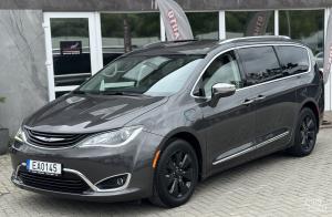 Grey Chrysler Pacifica 2018 in Radviliskis, with an engine capacity of 3.60 L and mileage of 145 thousand km for 20500 €, photo 4 on AUTOMOTO.COM.LV