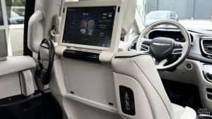 Grey Chrysler Pacifica 2018 in Radviliskis, with an engine capacity of 3.60 L and mileage of 145 thousand km for 20500 €, photo 30 on AUTOMOTO.COM.LV