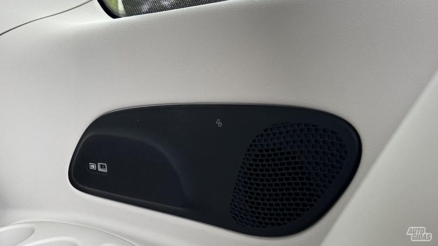 Grey Chrysler Pacifica 2018 in Radviliskis, with an engine capacity of 3.60 L and mileage of 145 thousand km for 20500 €, photo 35 on AUTOMOTO.COM.LV