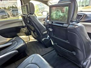 Grey Chrysler Pacifica 2018 in Siauliai, with an engine capacity of 3.60 L and mileage of 180 thousand km for 14300 €, photo 17 on AUTOMOTO.COM.LV