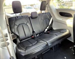 Grey Chrysler Pacifica 2018 in Siauliai, with an engine capacity of 3.60 L and mileage of 180 thousand km for 14300 €, photo 24 on AUTOMOTO.COM.LV