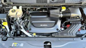 Grey Chrysler Pacifica 2018 in Siauliai, with an engine capacity of 3.60 L and mileage of 180 thousand km for 14300 €, photo 26 on AUTOMOTO.COM.LV
