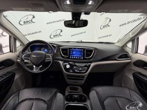 Grey Chrysler Pacifica 2018 in Vilnius, with an engine capacity of 3.60 L and mileage of 102 thousand km for 19450 €, photo 5 on AUTOMOTO.COM.LV