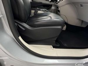 Grey Chrysler Pacifica 2018 in Vilnius, with an engine capacity of 3.60 L and mileage of 102 thousand km for 19450 €, photo 8 on AUTOMOTO.COM.LV