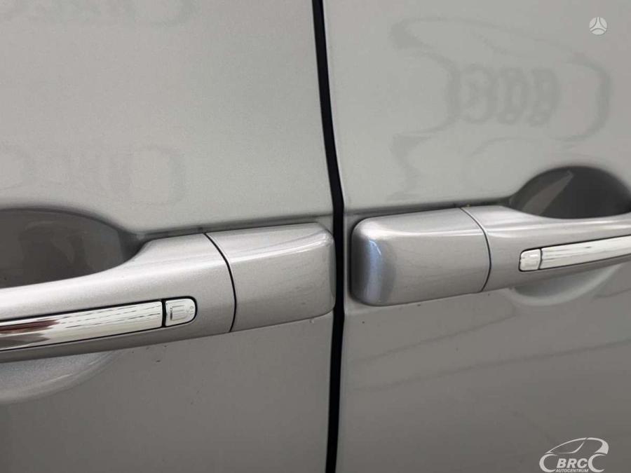 Grey Chrysler Pacifica 2018 in Vilnius, with an engine capacity of 3.60 L and mileage of 102 thousand km for 19450 €, photo 13 on AUTOMOTO.COM.LV