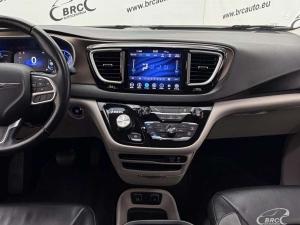 Grey Chrysler Pacifica 2018 in Vilnius, with an engine capacity of 3.60 L and mileage of 102 thousand km for 19450 €, photo 22 on AUTOMOTO.COM.LV