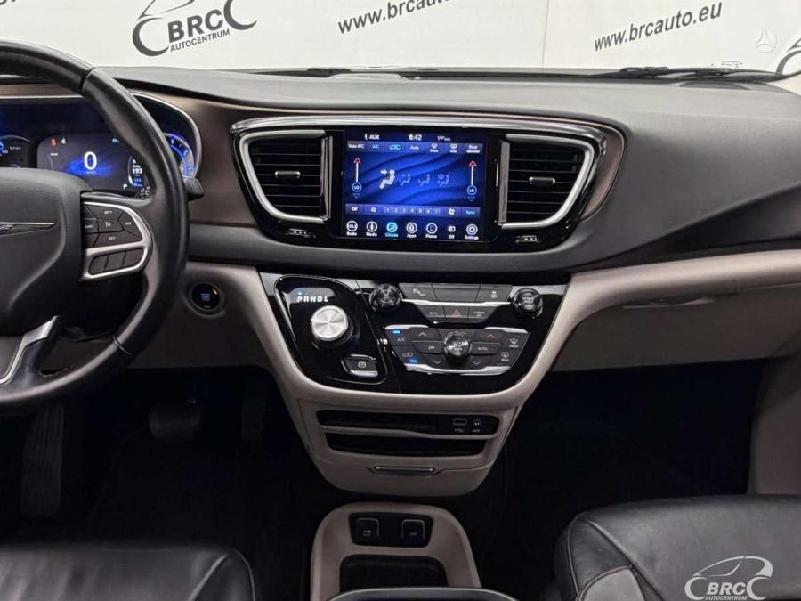 Grey Chrysler Pacifica 2018 in Vilnius, with an engine capacity of 3.60 L and mileage of 102 thousand km for 19450 €, photo 22 on AUTOMOTO.COM.LV