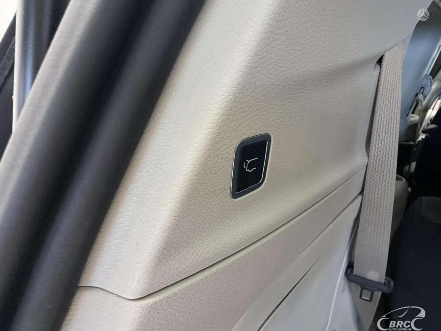 Grey Chrysler Pacifica 2018 in Vilnius, with an engine capacity of 3.60 L and mileage of 102 thousand km for 19450 €, photo 27 on AUTOMOTO.COM.LV