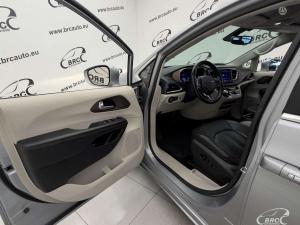 Grey Chrysler Pacifica 2018 in Vilnius, with an engine capacity of 3.60 L and mileage of 102 thousand km for 19450 €, photo 29 on AUTOMOTO.COM.LV