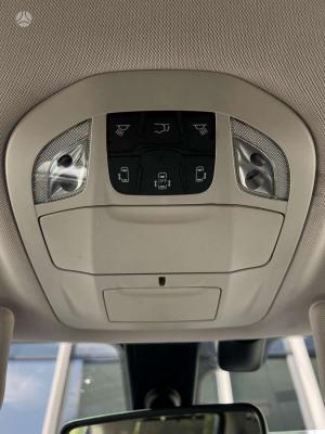 Grey Chrysler Pacifica 2018 in Vilnius, with an engine capacity of 3.61 L and mileage of 238 thousand km for 13800 €, photo 21 on AUTOMOTO.COM.LV
