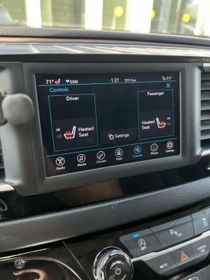 Grey Chrysler Pacifica 2018 in Vilnius, with an engine capacity of 3.61 L and mileage of 238 thousand km for 13800 €, photo 22 on AUTOMOTO.COM.LV