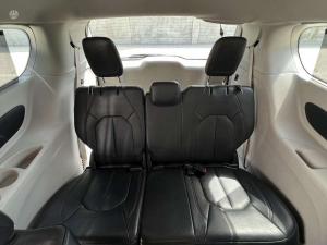 Grey Chrysler Pacifica 2018 in Vilnius, with an engine capacity of 3.61 L and mileage of 238 thousand km for 13800 €, photo 29 on AUTOMOTO.COM.LV