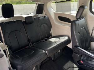 Grey Chrysler Pacifica 2018 in Vilnius, with an engine capacity of 3.61 L and mileage of 238 thousand km for 13800 €, photo 30 on AUTOMOTO.COM.LV