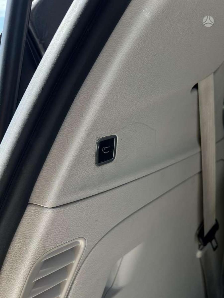 Grey Chrysler Pacifica 2018 in Vilnius, with an engine capacity of 3.61 L and mileage of 238 thousand km for 13800 €, photo 34 on AUTOMOTO.COM.LV