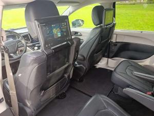 Grey Chrysler Pacifica 2018 in Kaunas, with an engine capacity of 3.61 L and mileage of 262 thousand km for 13500 €, photo 11 on AUTOMOTO.COM.LV