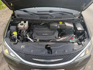 Grey Chrysler Pacifica 2018 in Kaunas, with an engine capacity of 3.61 L and mileage of 262 thousand km for 13500 €, photo 15 on AUTOMOTO.COM.LV