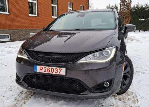 Pelēks Chrysler Pacifica 2019 Kretinga, ar dzinēja tilpumu 3.61 L un nobraukumu 129 tūkst. km par 16999 €, foto 2 vietnē AUTOMOTO.COM.LV