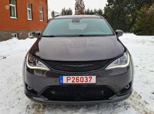 Pelēks Chrysler Pacifica 2019 Kretinga, ar dzinēja tilpumu 3.61 L un nobraukumu 129 tūkst. km par 16999 €, foto 3 vietnē AUTOMOTO.COM.LV