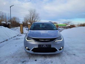 Grey Chrysler Pacifica 2019 in Telschi, with an engine capacity of 3.61 L and mileage of 191 thousand km for 15800 €, photo 8 on AUTOMOTO.COM.LV