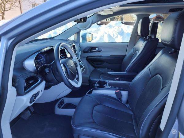 Pelēks Chrysler Pacifica 2019 Telšiai, ar dzinēja tilpumu 3.61 L un nobraukumu 191 tūkst. km par 15800 €, foto 9 vietnē AUTOMOTO.COM.LV