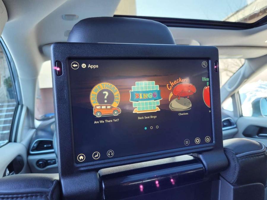 Grey Chrysler Pacifica 2019 in Telschi, with an engine capacity of 3.61 L and mileage of 191 thousand km for 15800 €, photo 37 on AUTOMOTO.COM.LV