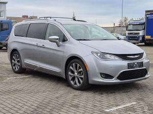 Grey Chrysler Pacifica 2019 in Klaipeda, with an engine capacity of 3.61 L and mileage of 235 thousand km for 13900 €, photo 4 on AUTOMOTO.COM.LV