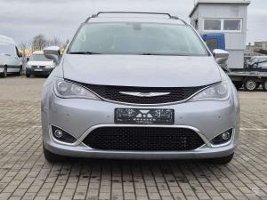 Grey Chrysler Pacifica 2019 in Klaipeda, with an engine capacity of 3.61 L and mileage of 235 thousand km for 13900 €, photo 5 on AUTOMOTO.COM.LV