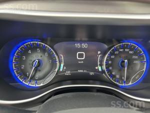Grey Chrysler Pacifica 2019 in Valka, with an engine capacity of 3.60 L and mileage of 92 thousand km for 33650 €, photo 14 on AUTOMOTO.COM.LV