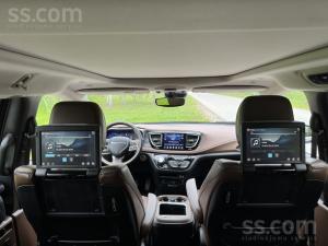 Grey Chrysler Pacifica 2019 in Valka, with an engine capacity of 3.60 L and mileage of 92 thousand km for 33650 €, photo 17 on AUTOMOTO.COM.LV