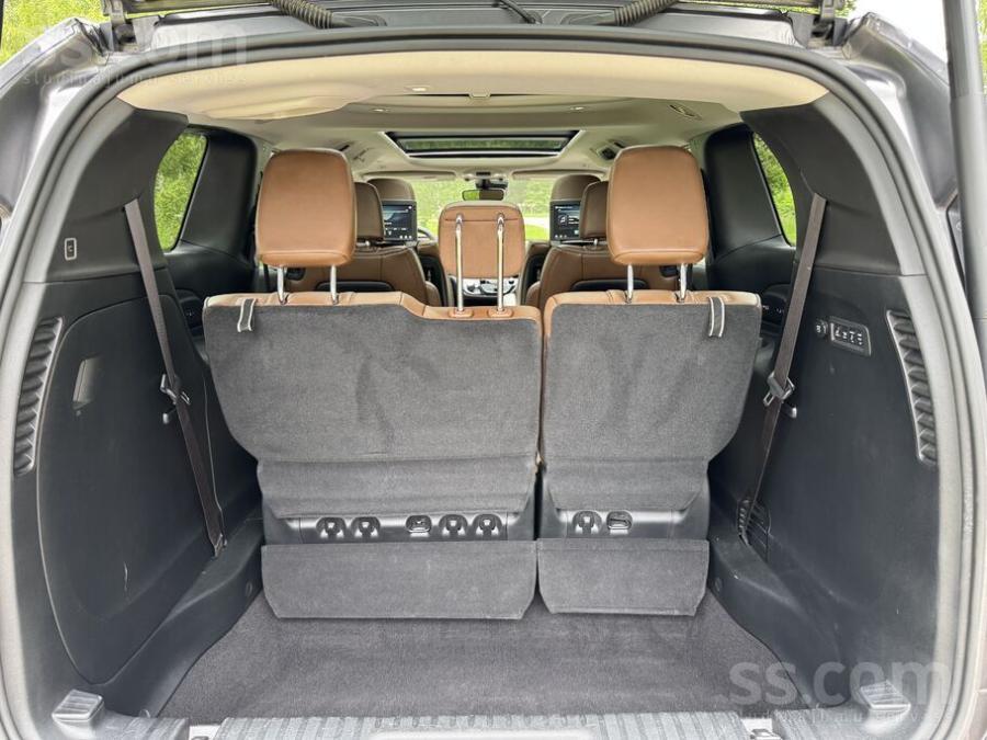 Grey Chrysler Pacifica 2019 in Valka, with an engine capacity of 3.60 L and mileage of 92 thousand km for 33650 €, photo 19 on AUTOMOTO.COM.LV