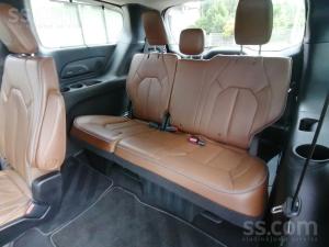 Grey Chrysler Pacifica 2019 in Valmiera, with an engine capacity of 3.60 L and mileage of 92 thousand km for 28450 €, photo 13 on AUTOMOTO.COM.LV