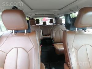 Grey Chrysler Pacifica 2019 in Valmiera, with an engine capacity of 3.60 L and mileage of 92 thousand km for 28450 €, photo 15 on AUTOMOTO.COM.LV