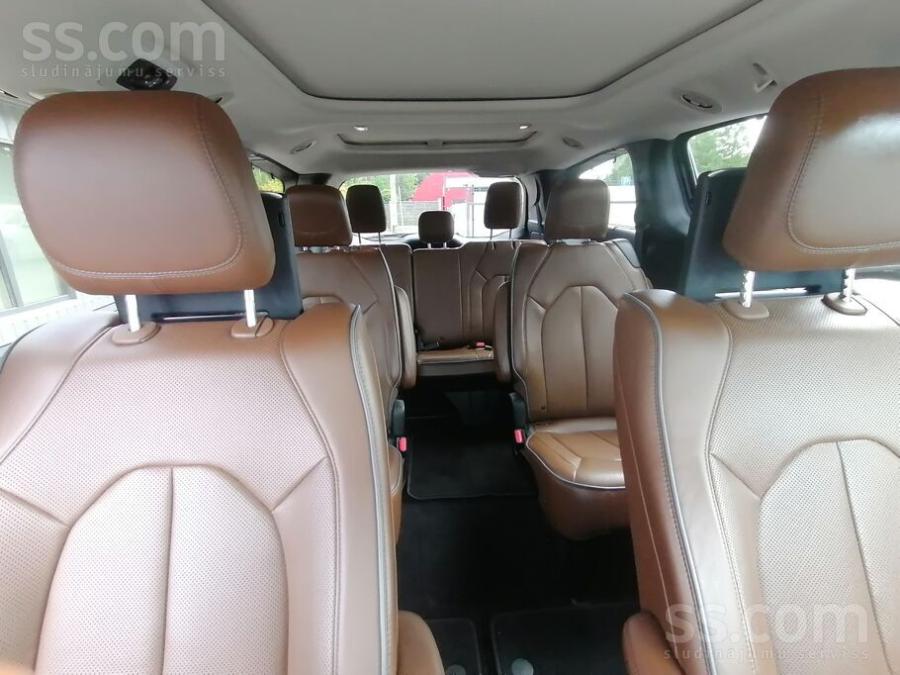 Grey Chrysler Pacifica 2019 in Valmiera, with an engine capacity of 3.60 L and mileage of 92 thousand km for 28450 €, photo 15 on AUTOMOTO.COM.LV