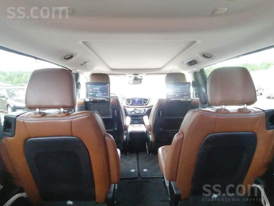 Grey Chrysler Pacifica 2019 in Valmiera, with an engine capacity of 3.60 L and mileage of 92 thousand km for 28450 €, photo 16 on AUTOMOTO.COM.LV