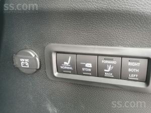 Grey Chrysler Pacifica 2019 in Valmiera, with an engine capacity of 3.60 L and mileage of 92 thousand km for 28450 €, photo 18 on AUTOMOTO.COM.LV