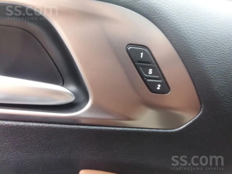 Grey Chrysler Pacifica 2019 in Valmiera, with an engine capacity of 3.60 L and mileage of 92 thousand km for 28450 €, photo 26 on AUTOMOTO.COM.LV