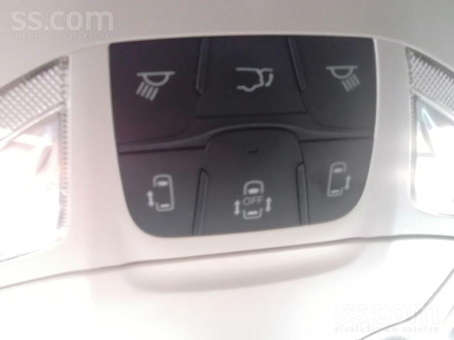 Grey Chrysler Pacifica 2019 in Valmiera, with an engine capacity of 3.60 L and mileage of 92 thousand km for 28450 €, photo 27 on AUTOMOTO.COM.LV