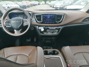 Grey Chrysler Pacifica 2019 in Valmiera, with an engine capacity of 3.60 L and mileage of 92 thousand km for 28450 €, photo 29 on AUTOMOTO.COM.LV