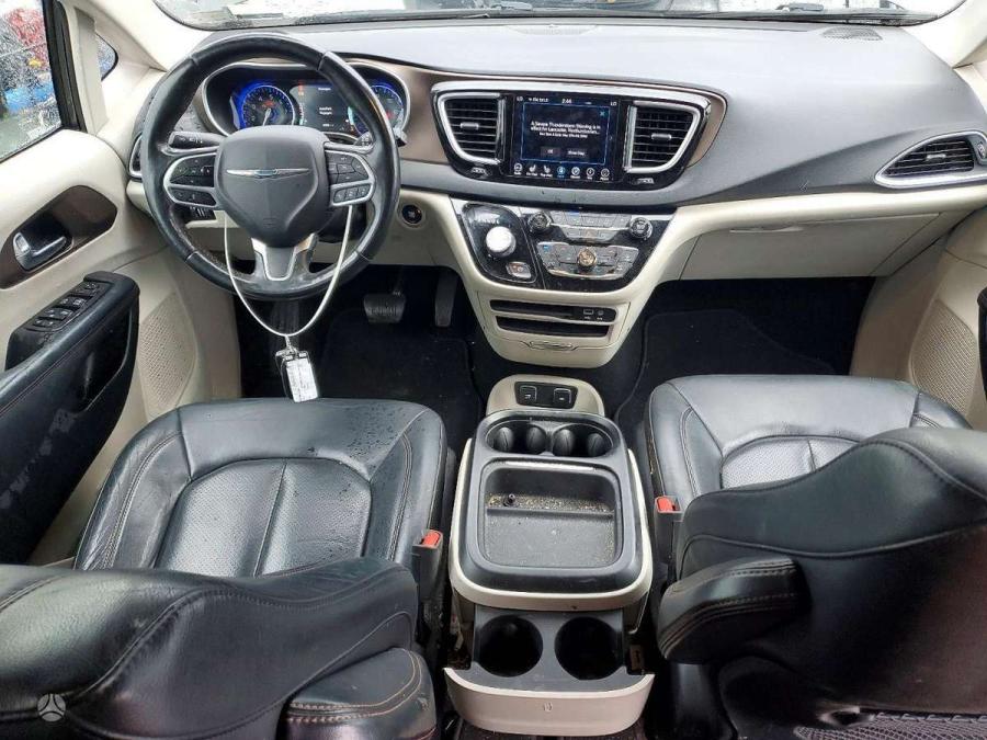 Pelēks Chrysler Pacifica 2019 Panevēža, ar dzinēja tilpumu 3.60 L un nobraukumu 134 tūkst. km par 11700 €, foto 11 vietnē AUTOMOTO.COM.LV