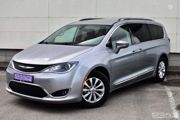 Grey Chrysler Pacifica 2019 in Kretinga, with an engine capacity of 3.60 L and mileage of 171 thousand km for 15500 €, photo 1 on AUTOMOTO.COM.LV