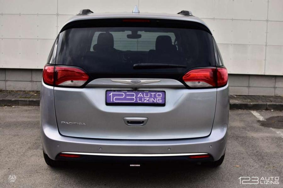 Grey Chrysler Pacifica 2019 in Kretinga, with an engine capacity of 3.60 L and mileage of 171 thousand km for 15500 €, photo 10 on AUTOMOTO.COM.LV