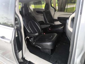 Grey Chrysler Pacifica 2019 in Siauliai, with an engine capacity of 3.61 L and mileage of 239 thousand km for 8500 €, photo 16 on AUTOMOTO.COM.LV