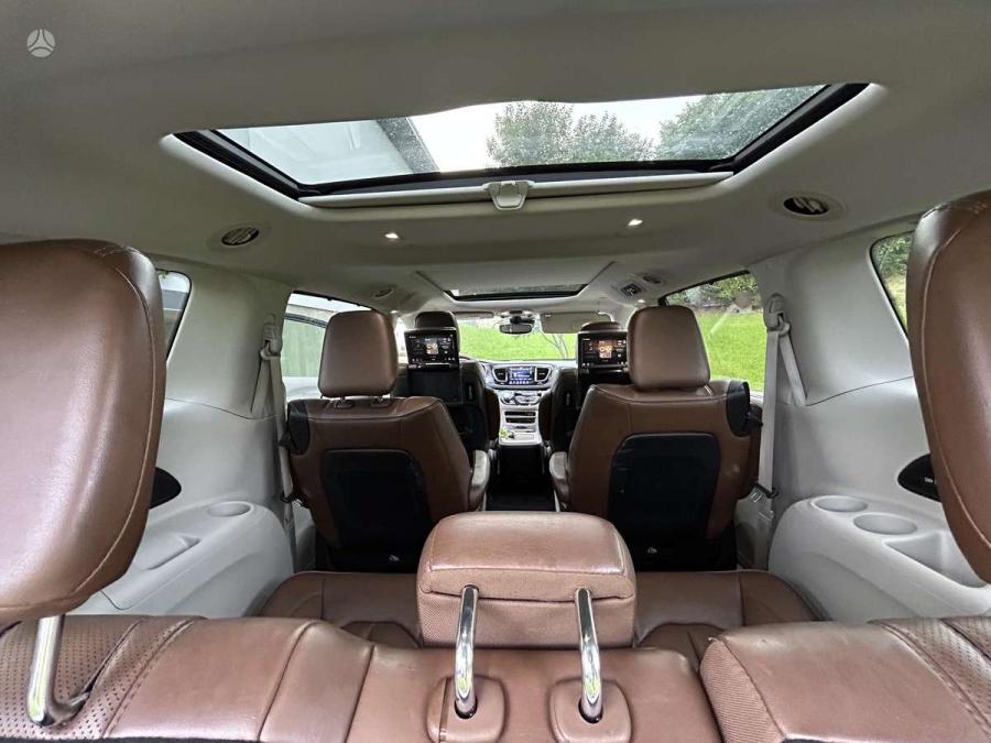 Pelēks Chrysler Pacifica 2019 Viļņa, ar dzinēja tilpumu 3.60 L un nobraukumu 211 tūkst. km par 17490 €, foto 13 vietnē AUTOMOTO.COM.LV