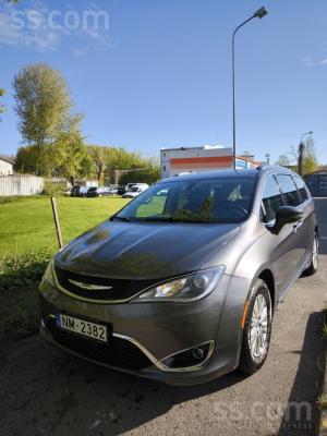 Pelēks Chrysler Pacifica 2019 Rīga, ar dzinēja tilpumu 3.60 L un nobraukumu 170 tūkst. km par 16900 €, foto 5 vietnē AUTOMOTO.COM.LV