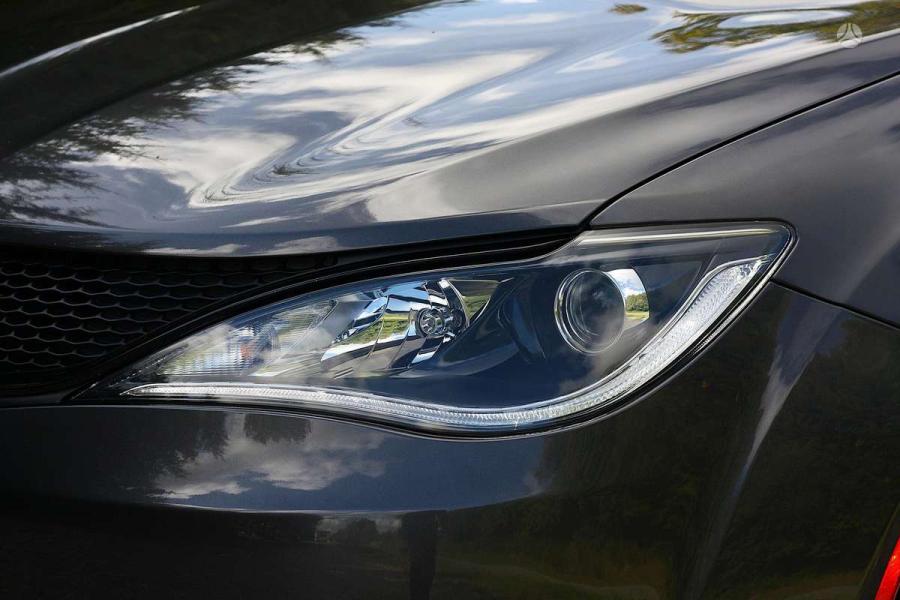 Grey Chrysler Pacifica 2019 in Kretinga, with an engine capacity of 3.61 L and mileage of 47 thousand km for 25499 €, photo 7 on AUTOMOTO.COM.LV
