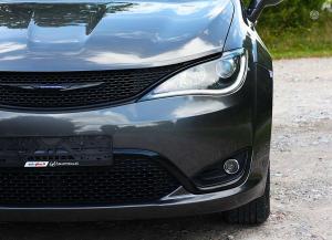 Grey Chrysler Pacifica 2019 in Kretinga, with an engine capacity of 3.61 L and mileage of 47 thousand km for 25499 €, photo 9 on AUTOMOTO.COM.LV