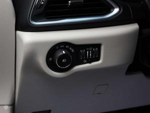 Grey Chrysler Pacifica 2019 in Kretinga, with an engine capacity of 3.61 L and mileage of 47 thousand km for 25499 €, photo 25 on AUTOMOTO.COM.LV