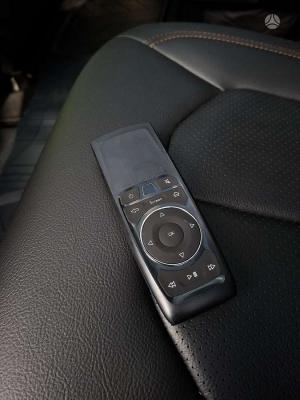 Grey Chrysler Pacifica 2019 in Kretinga, with an engine capacity of 3.61 L and mileage of 47 thousand km for 25499 €, photo 31 on AUTOMOTO.COM.LV