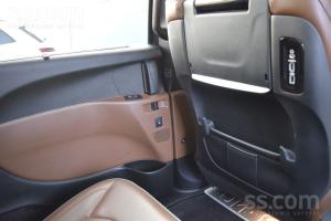Grey Chrysler Pacifica 2019 in Riga, with an engine capacity of 3.60 L and mileage of 92 thousand km for 21900 €, photo 17 on AUTOMOTO.COM.LV