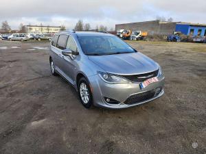 Pelēks Chrysler Pacifica 2020 Šilutė, ar dzinēja tilpumu 3.60 L un nobraukumu 174 tūkst. km par 16200 €, foto 3 vietnē AUTOMOTO.COM.LV